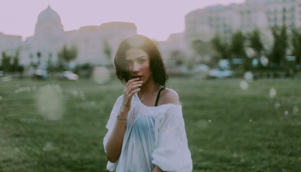 9 reasons needing space in a relationship is actually healthy - Never ...