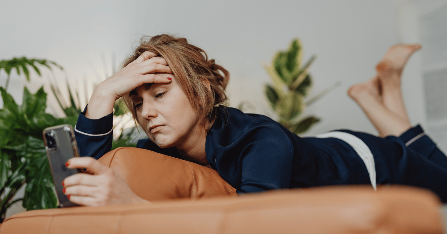 8 reasons he’s taking forever to reply, but still active online - Never ...